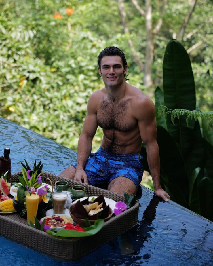 Levi Conely’s Height, Weight, Net Worth, Age, Birthday, and Wiki - Fun ...